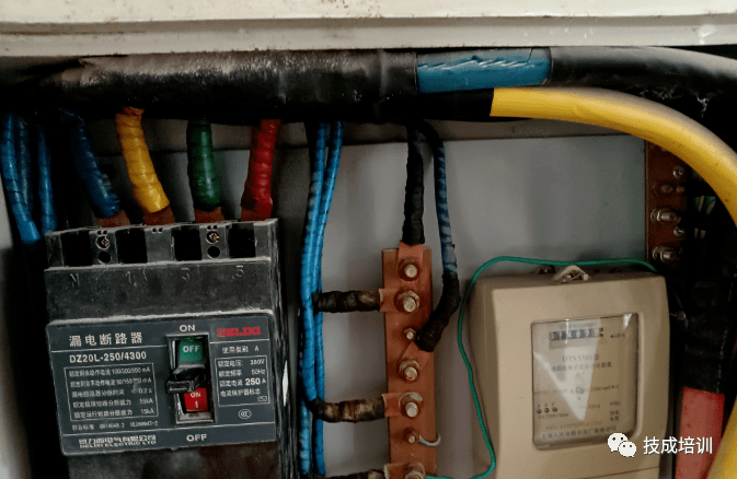零线漏电都有哪些特征！_设备_检查_保护器