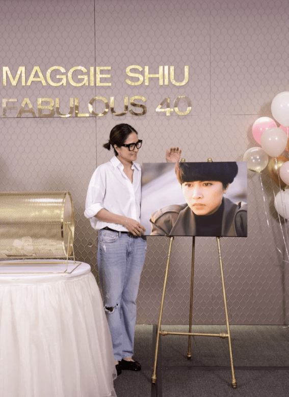 58岁TVB前花旦入行40周年搞见面会！罗嘉良：TVB欠你一个视后_邵美琪_Maggie_微博
