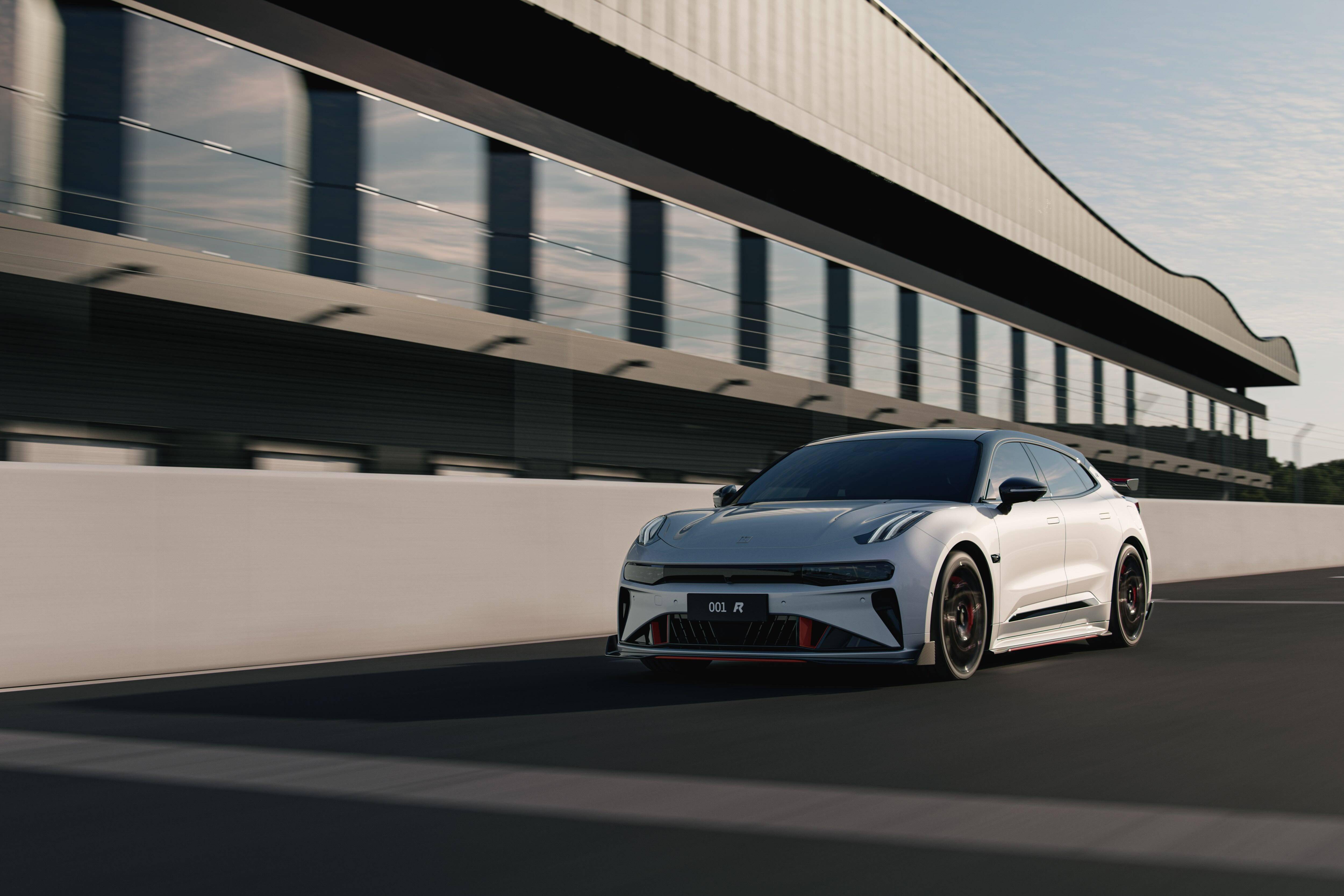 极氪 001 FR 正式发布，和布加迪同场竞技，76.9 万元让友商笑不出来_搜狐汽车_搜狐网