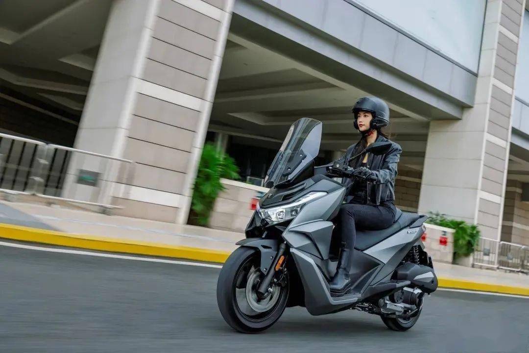 16666元，无极SR250GT上市，超大座桶、油箱14L_搜狐汽车_搜狐网