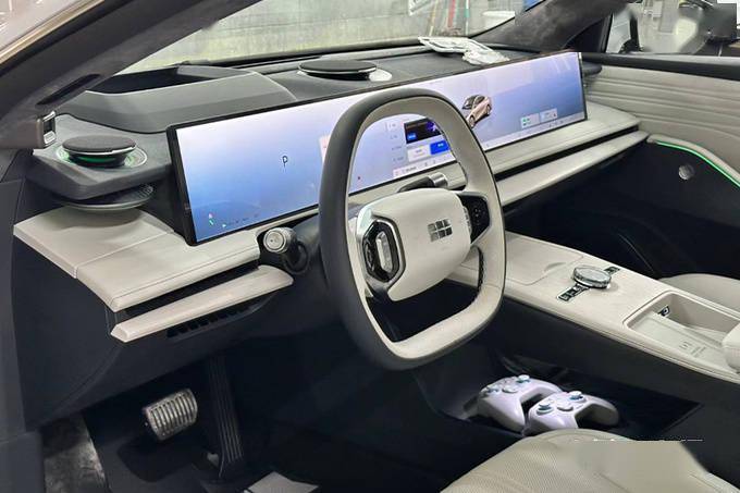 吉利银河E8九天后预售！搭45英寸8K屏+8295芯片_搜狐汽车_搜狐网