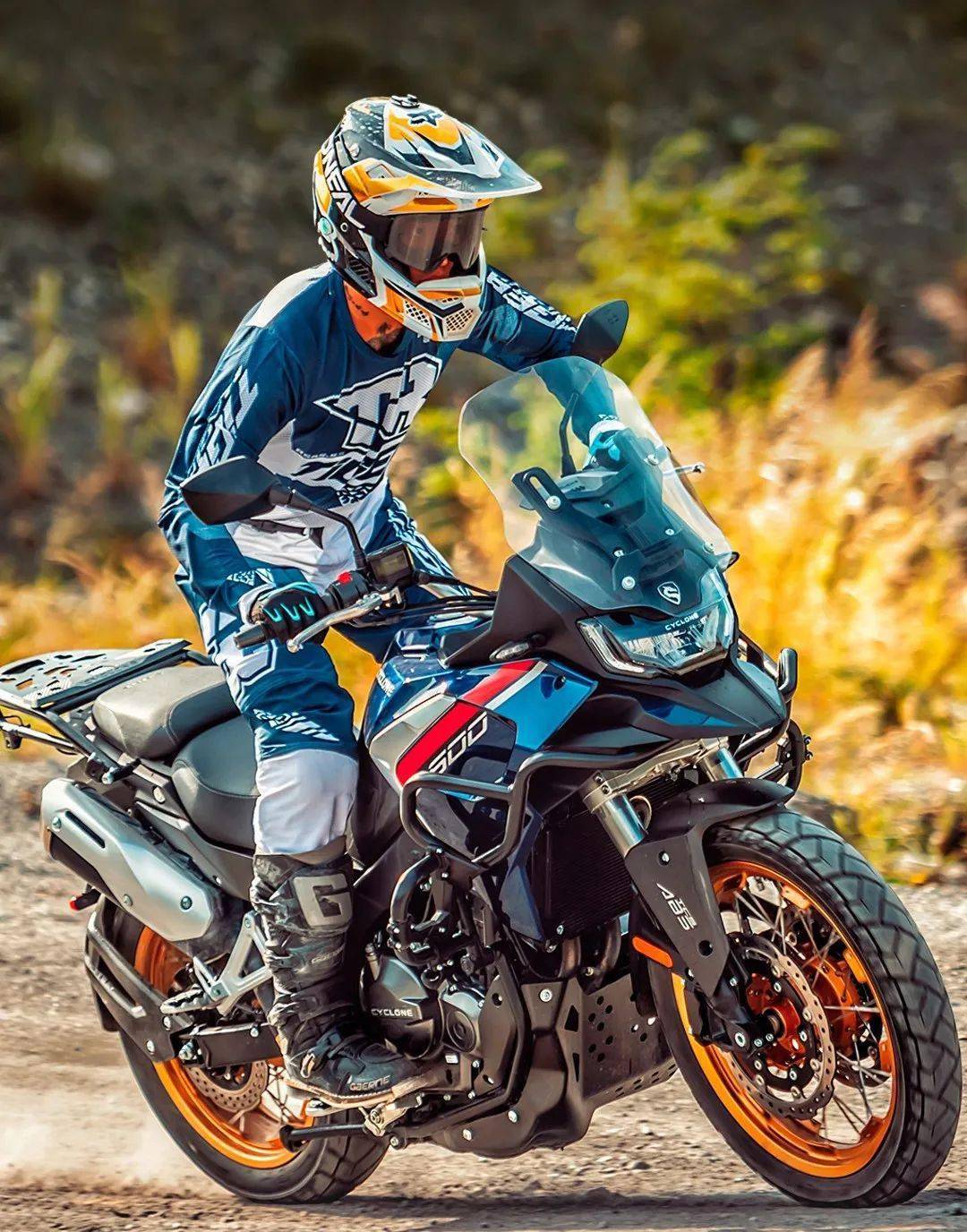 国产中排量ADV新选择，赛科龙RX600开启预定，售价或3万多_搜狐汽车_搜狐网